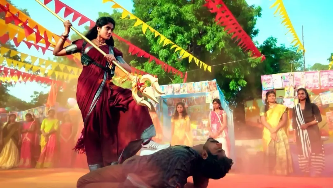 Watch Jagadhatri TV Serial 14th October 2023 Full Episode 48 Online on ZEE5