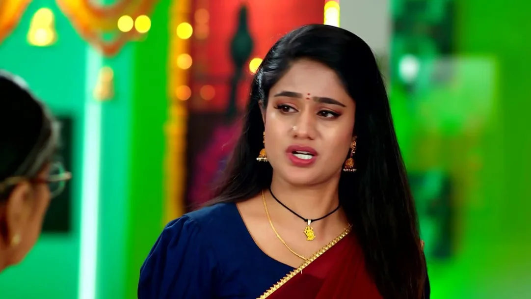 Watch Jagadhatri Latest Episodes Online Exclusively on ZEE5