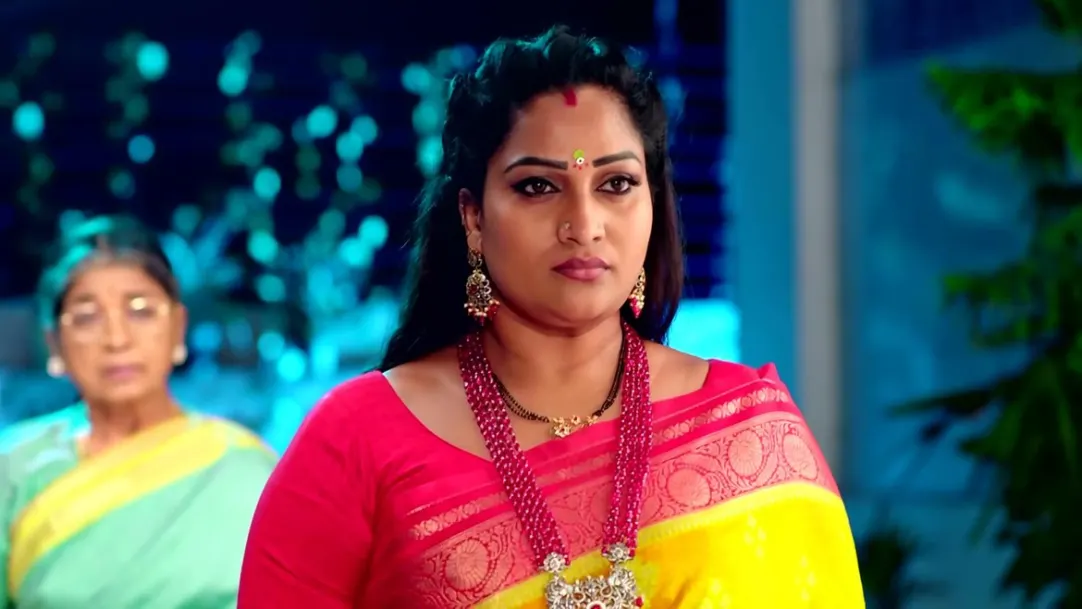 Watch Jagadhatri Latest Episodes Online Exclusively on ZEE5