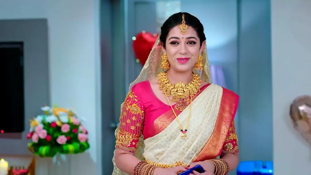 Amruthadhaare TV Serial Online - Watch Tomorrow's Episode Before TV on ZEE5