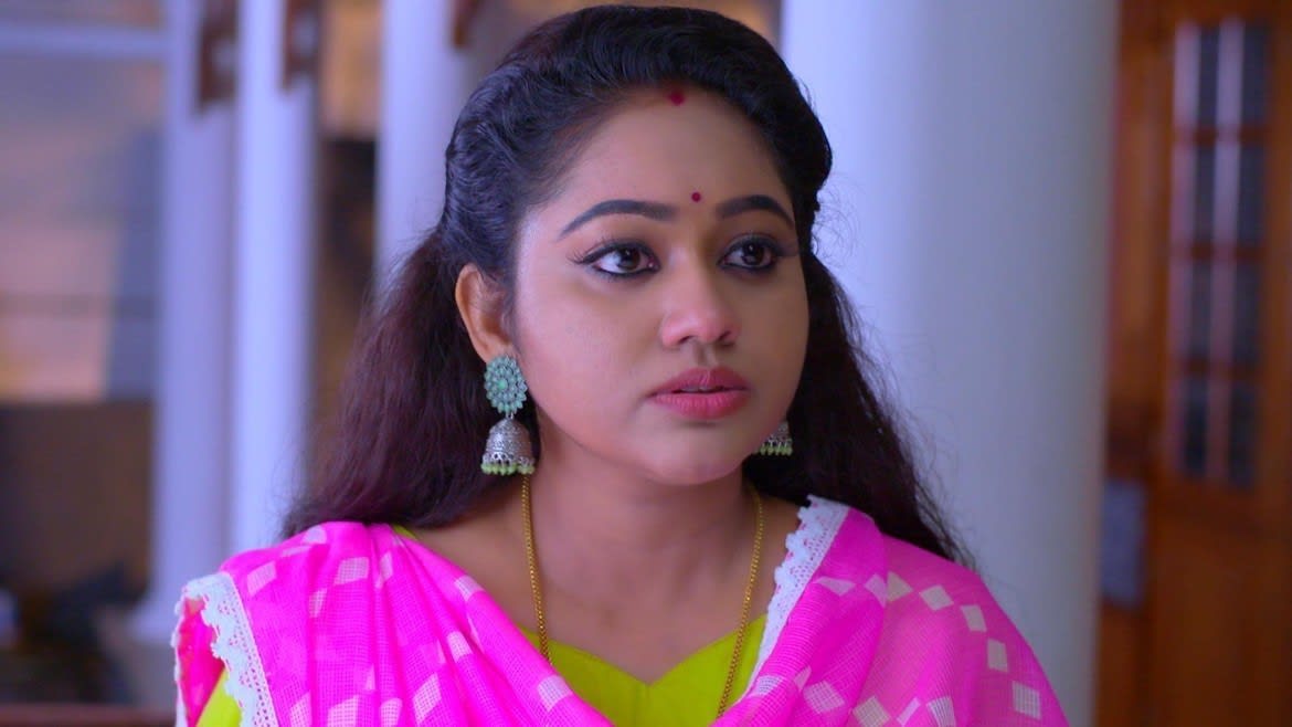 Watch Thara and Chitra Reprimands Jyothirmayi | Mrs. Hitler Mrs. Hitler ...