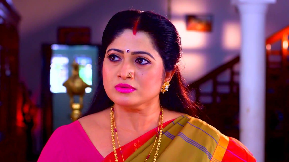 Watch Amma Makal TV Serial Webisode of 21st December 2021 Online on ZEE5