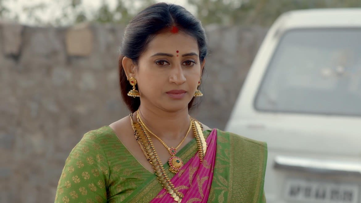 Watch Inti Guttu TV Serial 20th February 2021 Full Episode Online on ZEE5 Watch Inti Guttu TV Serial 20th February 2021 Full Episode Online on ZEE5
