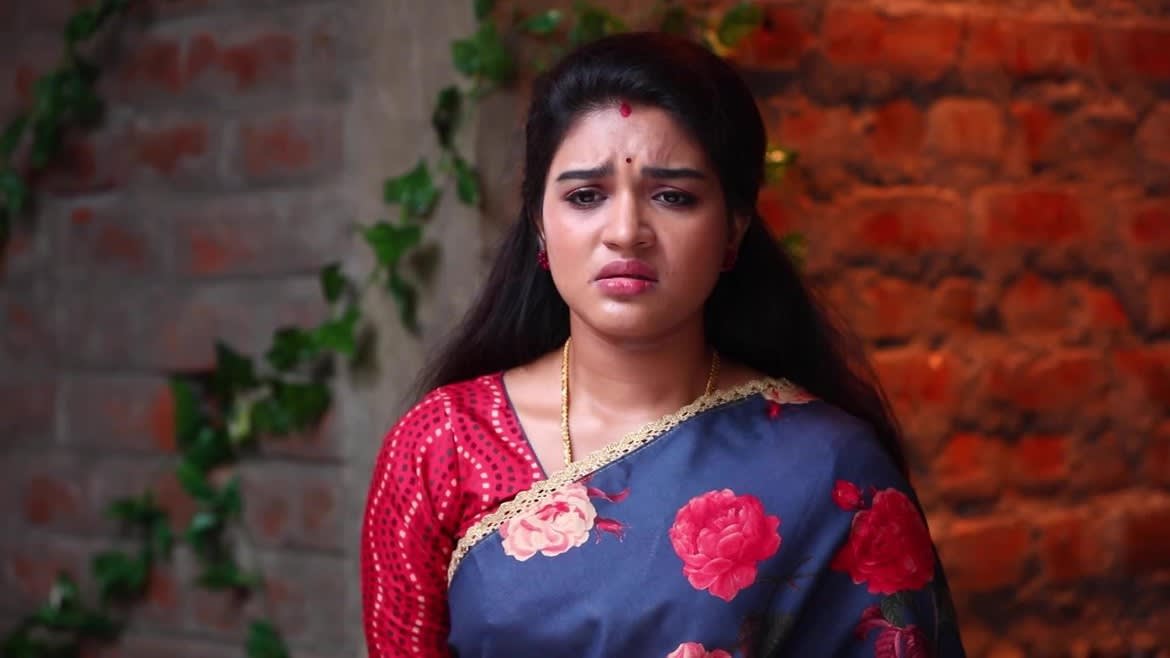 Watch Parvathy shares her joy with Adithya - Sembaruthi Sembaruthi TV ...