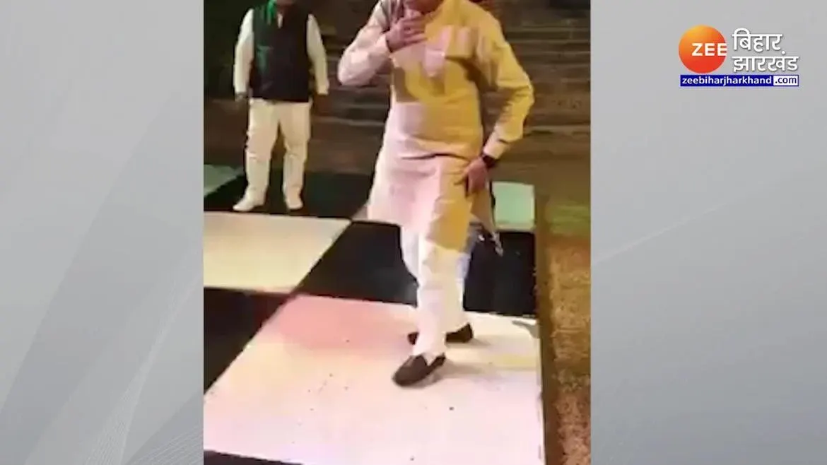 Watch Breaking News Uncle dance on Kaun Sa Nasha Karta Hai song in ... Watch Breaking News Uncle dance on Kaun Sa Nasha Karta Hai song in ...
