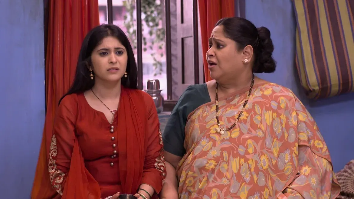 Watch Isha tells her parents about Vikrant's kidnapping - Tula Pahate ...