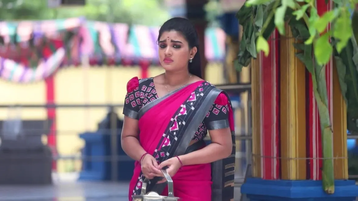 Watch The swamiji says a third person will find out about Parvathy's ...