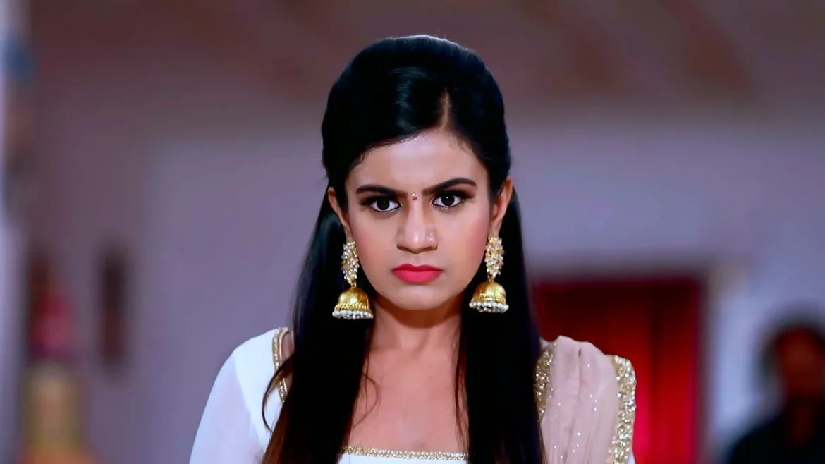 Watch Nagini TV Serial 1st May 2022 Full Episode 62 Online on ZEE5