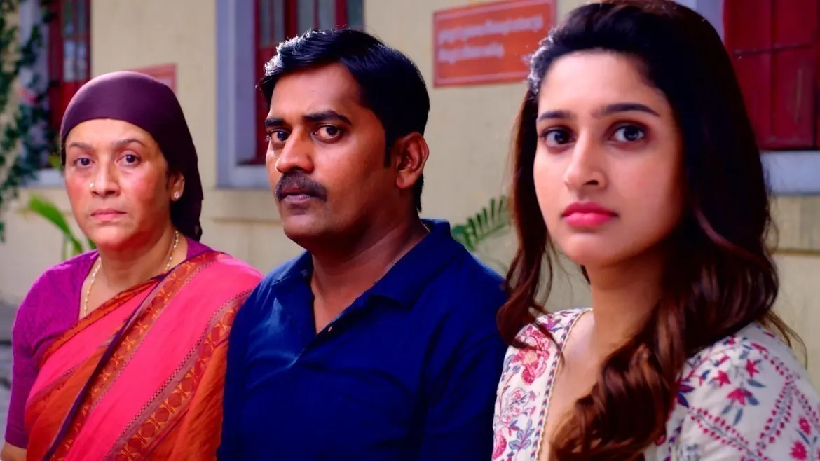 Watch Paper Rocket Season 1 E2 - Circle of Trust online in HD on ZEE5