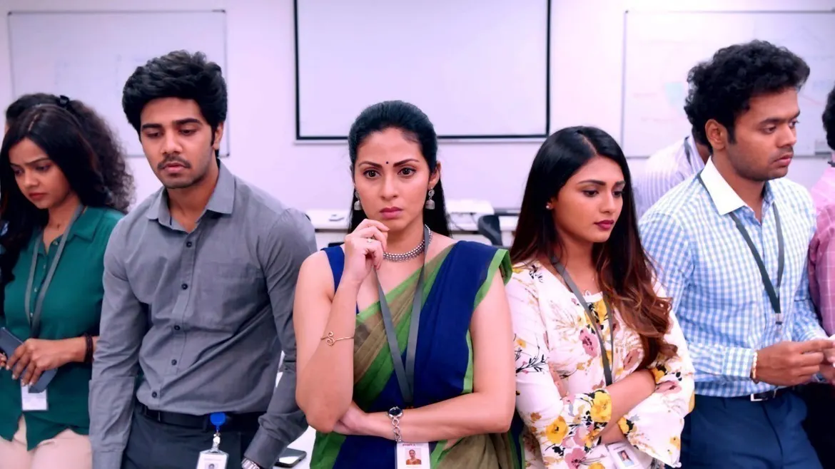 Watch Hello World Season 1 E8 - Exception Handling online in HD on ZEE5