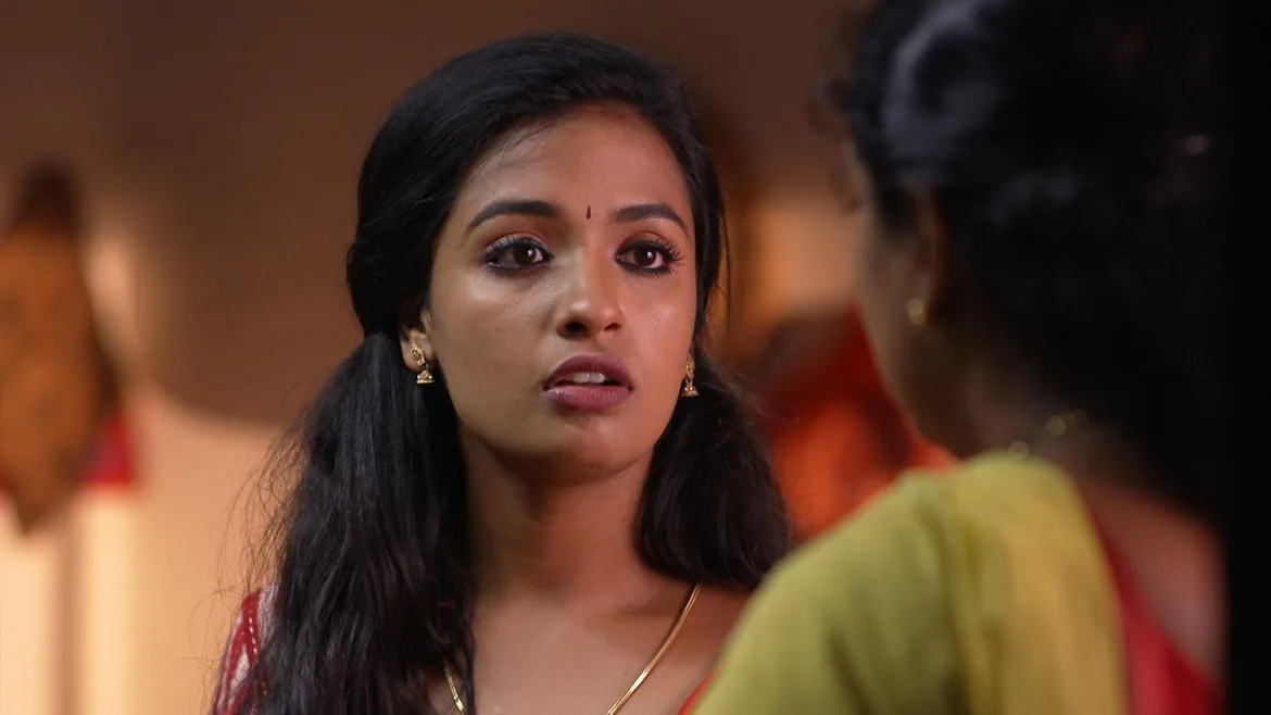 Watch Sharada Goes to Gopalakrishnan | Kudumbashree Sharada ...