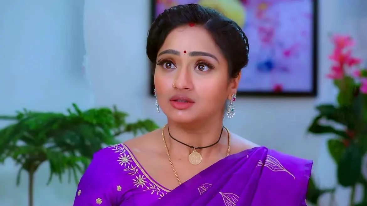 Watch Trinayani TV Serial 12th October 2022 Full Episode 743 Online on ZEE5
