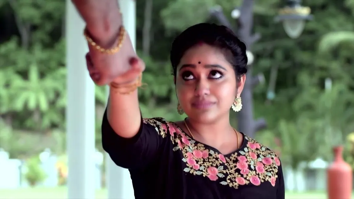 Watch Mrs. Hitler TV Serial 11th October 2022 Full Episode 484 Online ...