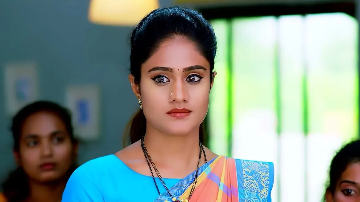 Watch Ajay Tries to Shake Akshara's Hand | Radhamma Kuthuru Radhamma ...