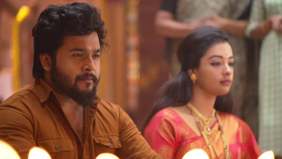 Watch Vishnu Applies Vermillion on Shalini’s Forehead | Kudumbashree ...