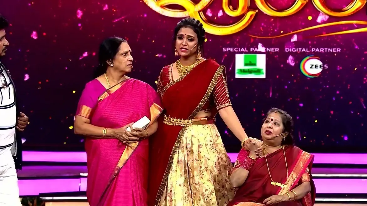 Watch Rashmi's Emotional Speech about Revati Super Queen TV Serial Best ...