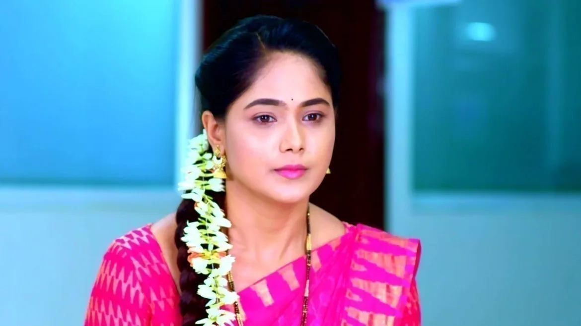 Watch Paaru TV Serial 12th April 2023 Full Episode 1143 Online on ZEE5