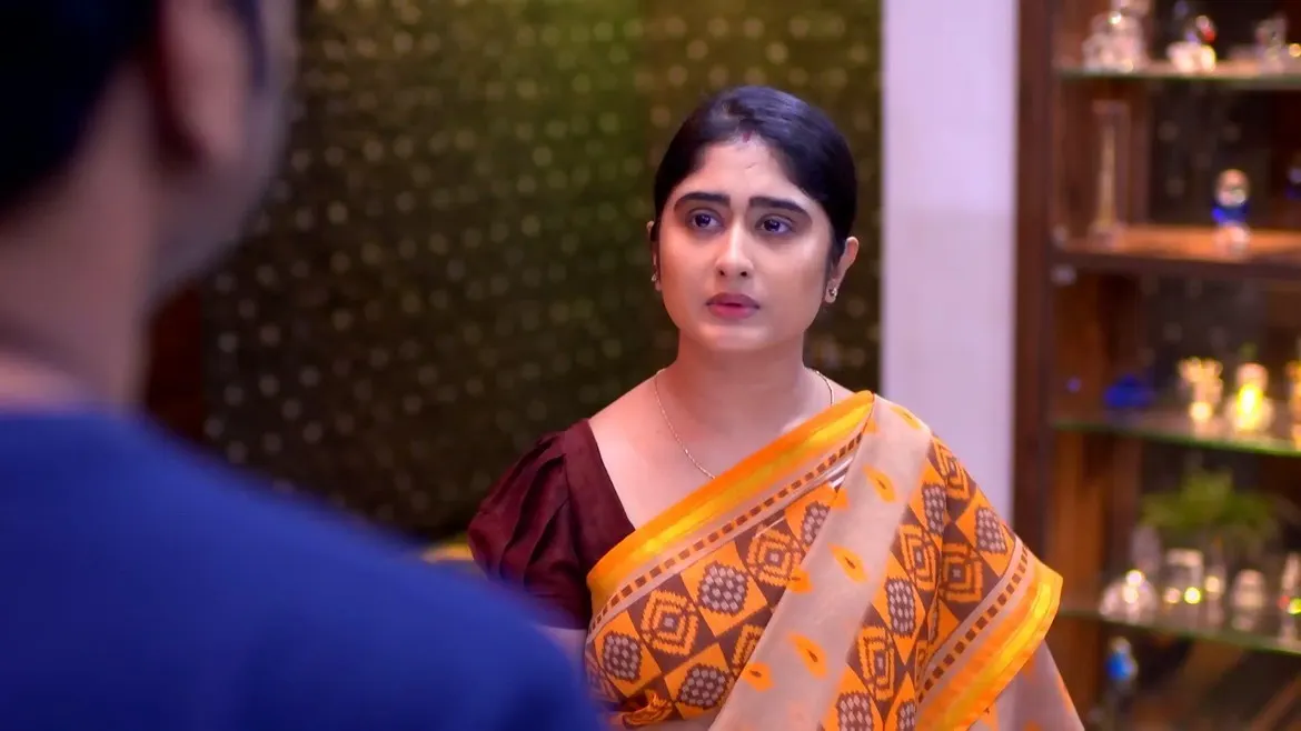 Watch Thulasi Shares Her Woes with Adi | Kaiyethum Doorath Kaiyethum ...