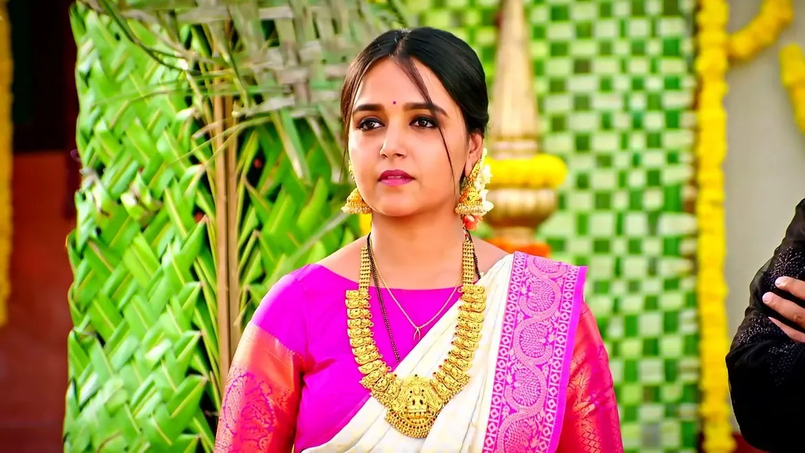 Watch Vaidehi Blesses Adithi and Dhruva | Gattimela Gattimela TV Serial ...