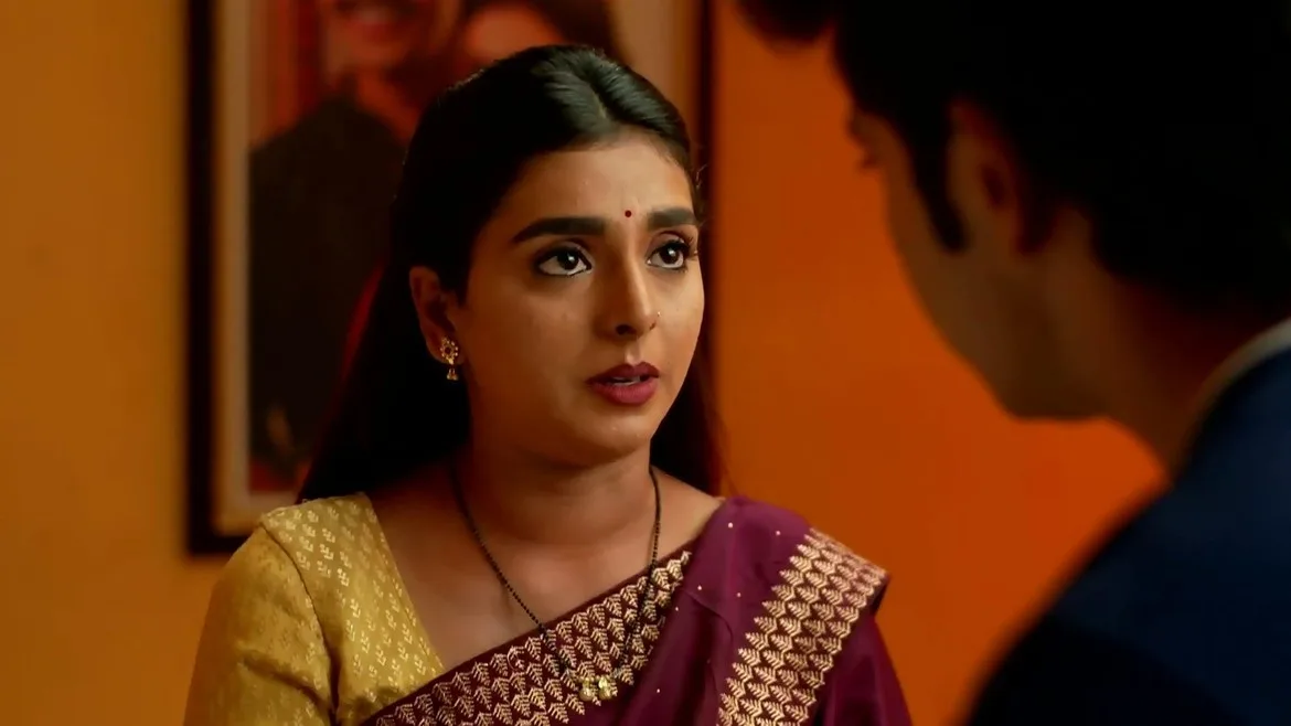 Watch Appi Asks Arjun a Question | Appi Amchi Collector Appi Amchi ...