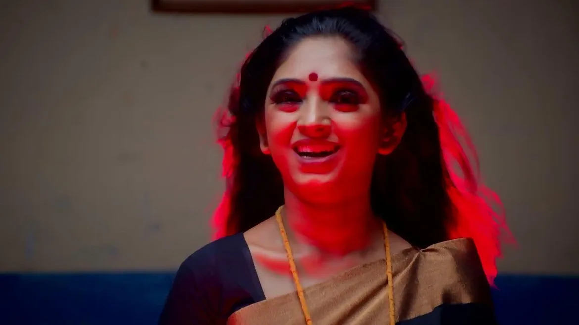 Watch Bommi's Spirit Saves Siddharth | Ninaithale Innikkum Ninaithale ...