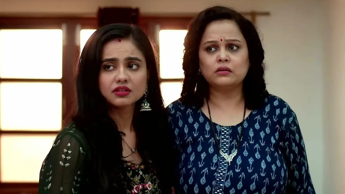 Watch Padmaja Decides to Leave the House | Saatvya Mulichi Saatvi Mulgi ...