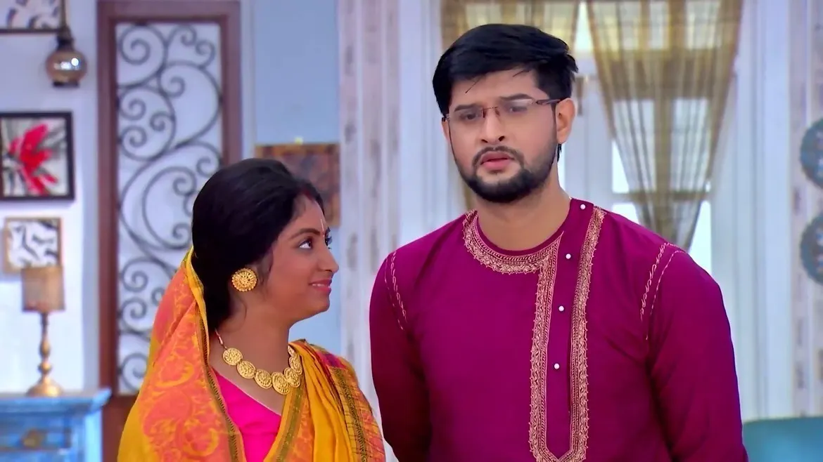 Watch Sujata Reassures Nikhil | Shyama Shyama TV Serial Best Scene of ...