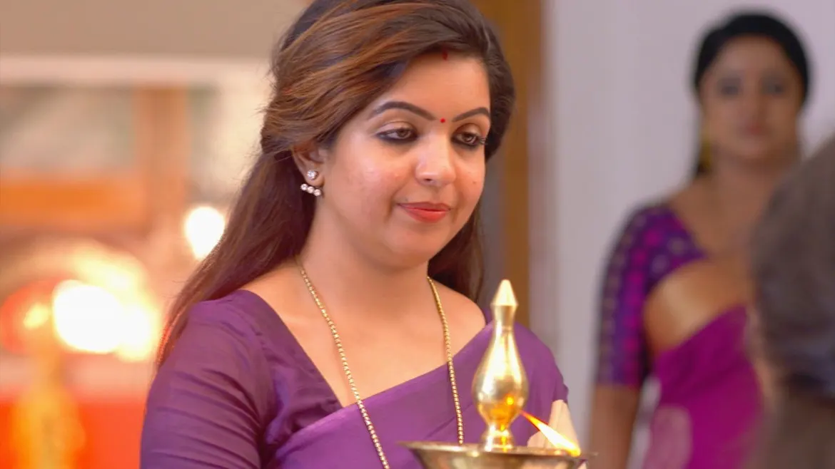 Watch Chembarathi TV Serial 17th April 2021 Full Episode 709 Online on ZEE5