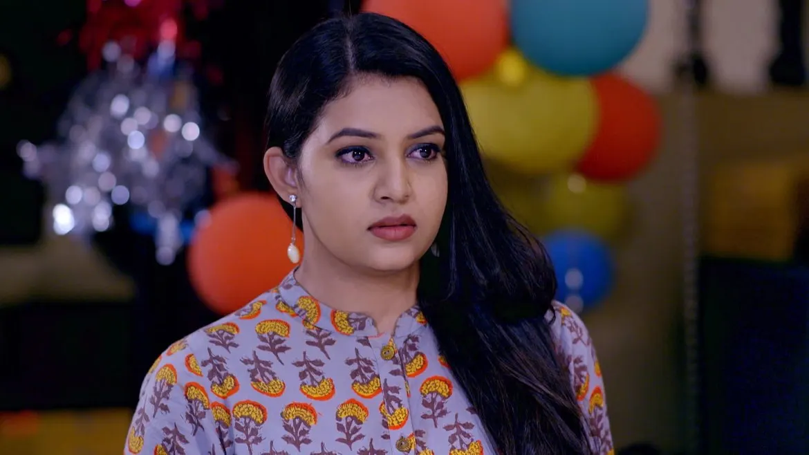 Watch Inti Guttu TV Serial 8th April 2021 Full Episode 112 Online on ZEE5