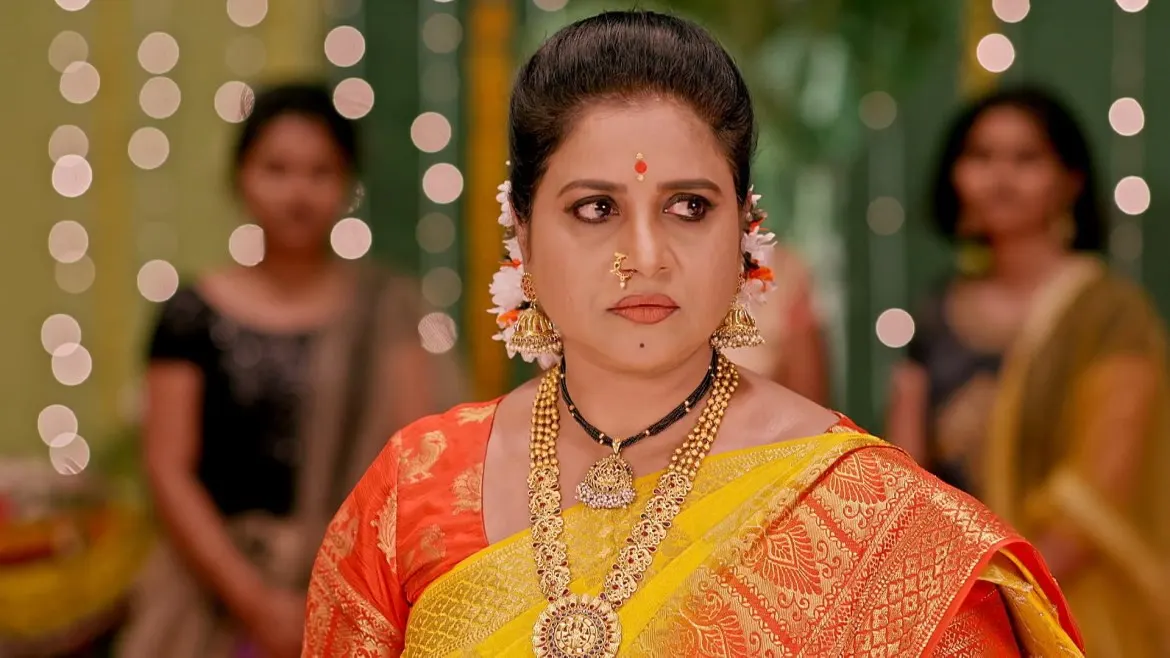Watch Inti Guttu TV Serial 17th April 2021 Full Episode 120 Online on ZEE5