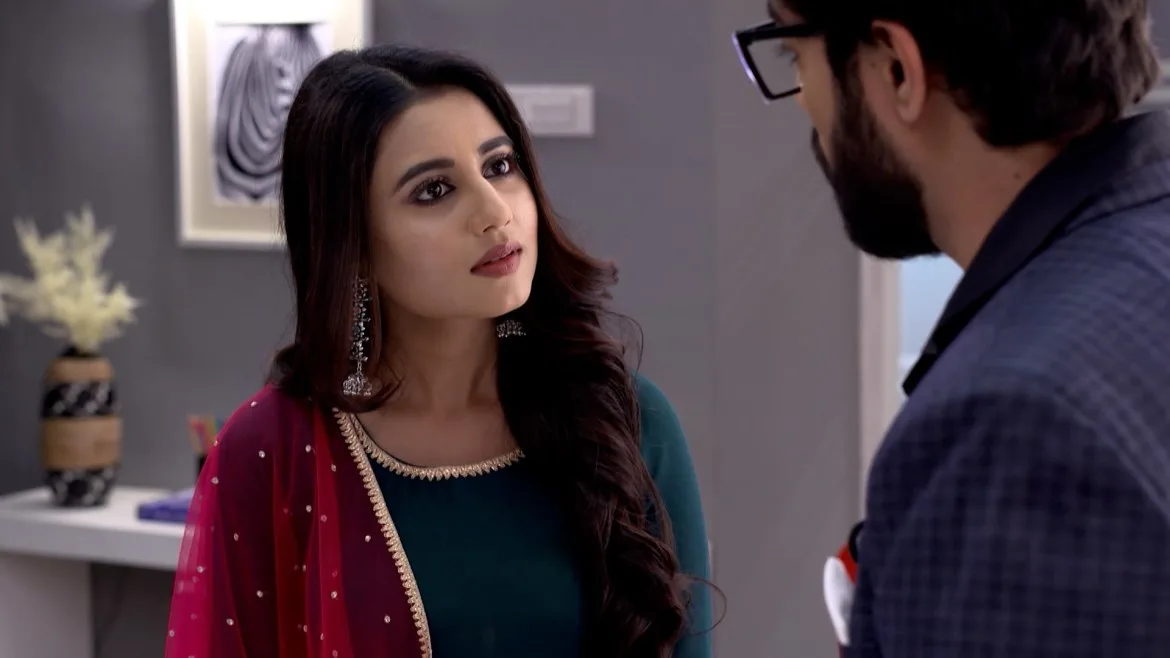 Watch Radhika TV Serial 14th April 2021 Full Episode 40 Online on ZEE5