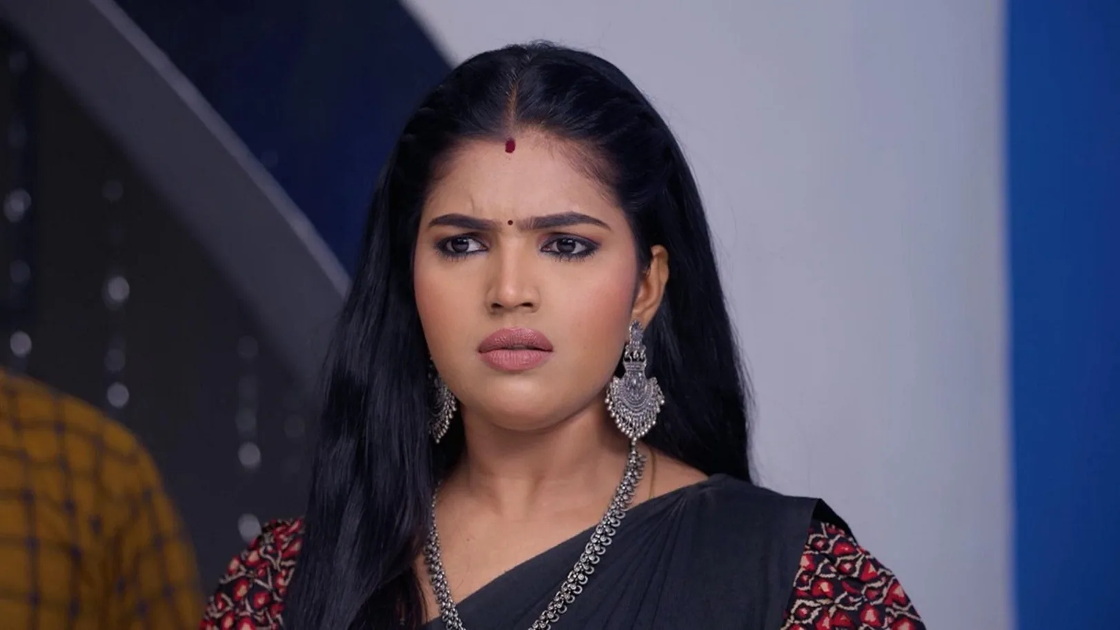 Watch Ninaithale Inikkum Latest Episodes Online Exclusively on ZEE5