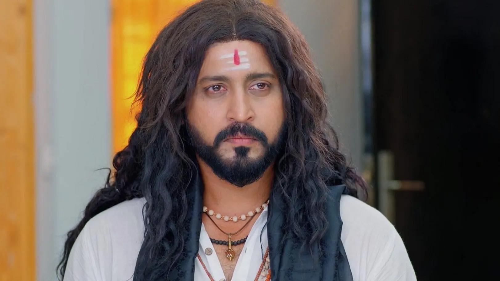 Watch Ninaithale Inikkum Latest Episodes Online Exclusively on ZEE5