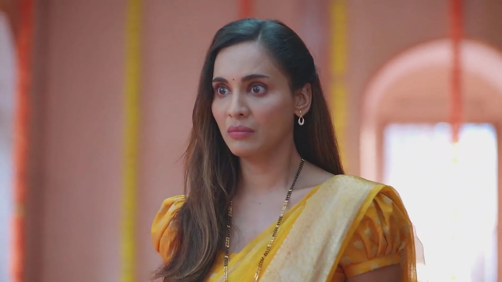 Watch Lakhat Ek Amcha Dada Latest Episodes Online Exclusively on ZEE5