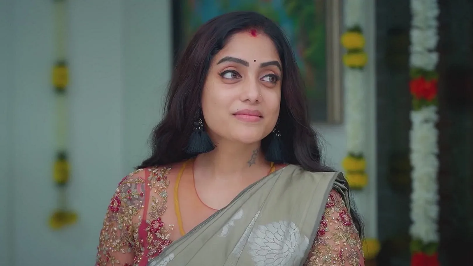 Ninaithen Vandhai TV Serial Online - Watch Tomorrow's Episode Before TV on ZEE5