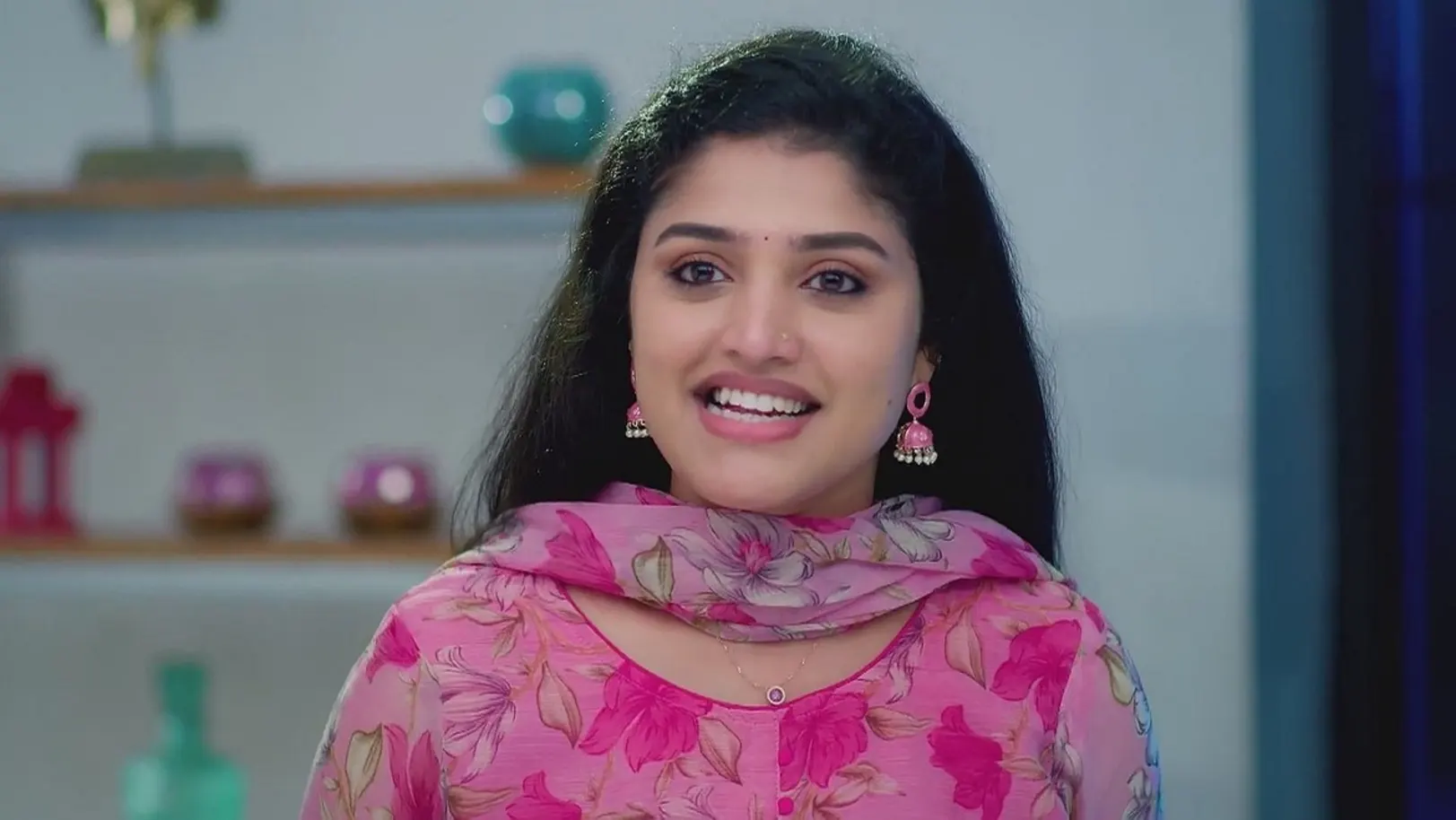 Valliyin Velan TV Serial Online - Watch Tomorrow's Episode Before TV on ...