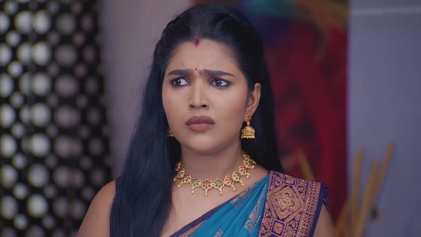 Watch Ninaithale Inikkum Latest Episodes Online Exclusively on ZEE5