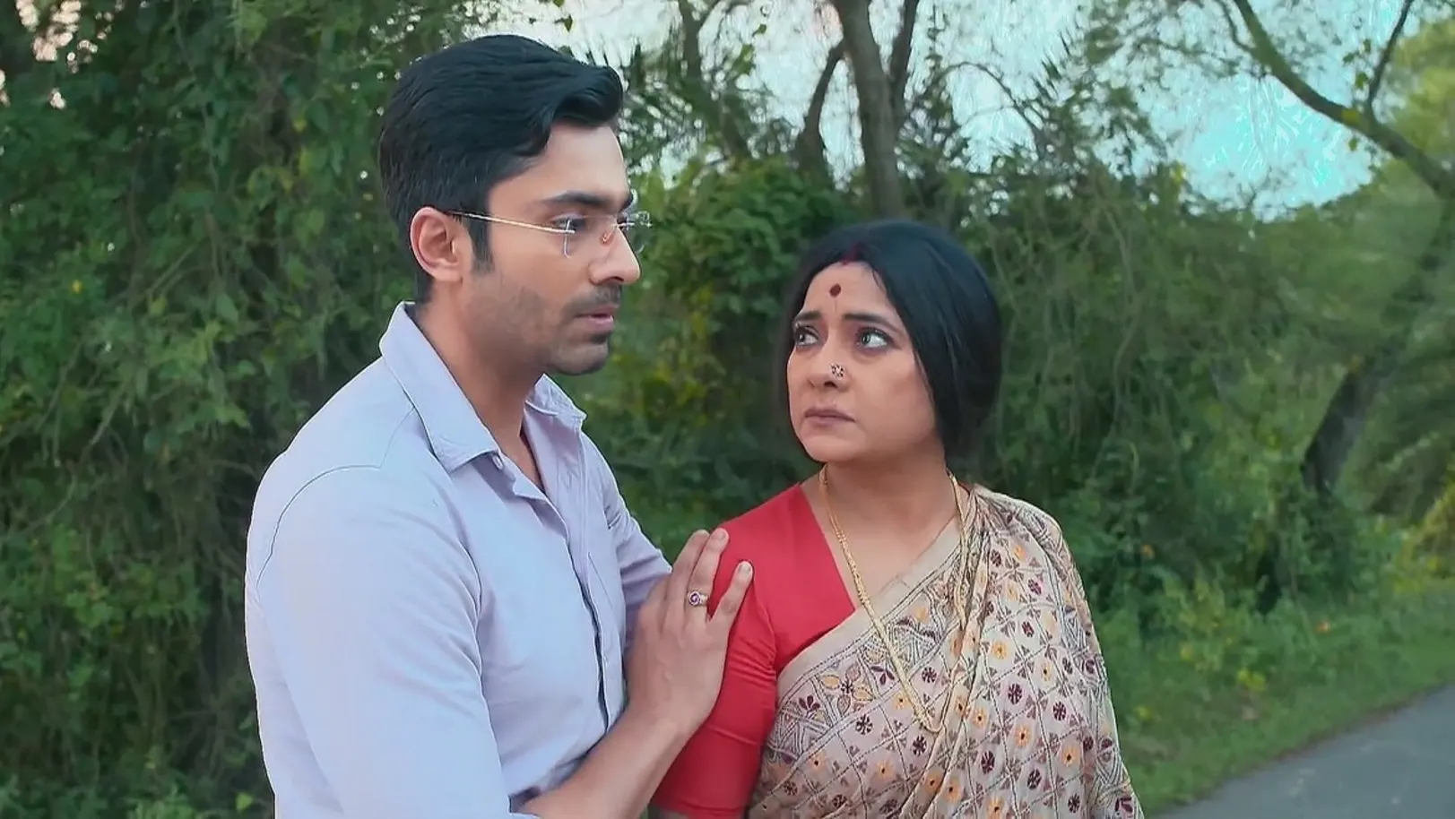 Puber Moyna TV Serial Online - Watch Tomorrow's Episode Before TV on ZEE5