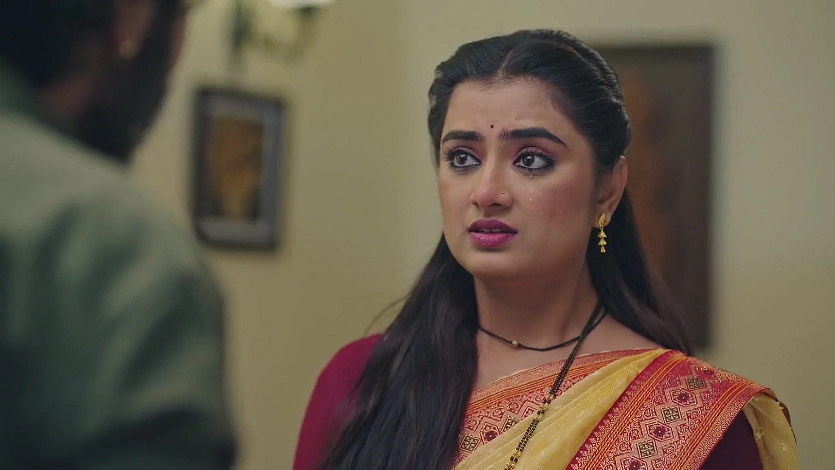 Watch Lakhat Ek Amcha Dada Latest Episodes Online Exclusively on ZEE5