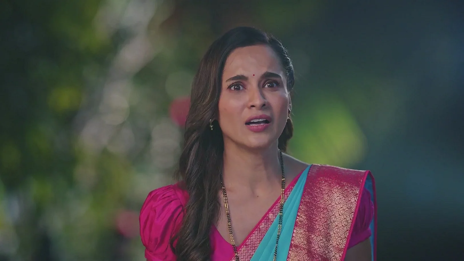 Watch Lakhat Ek Amcha Dada Latest Episodes Online Exclusively on ZEE5