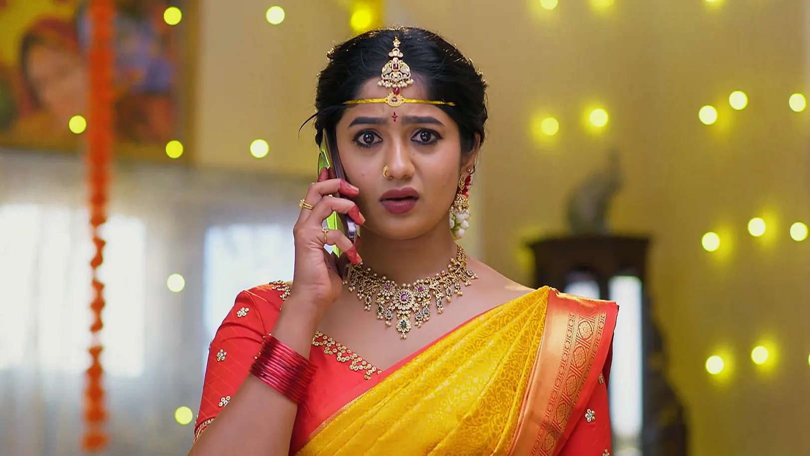 Watch Padamati Sandhyaragam Latest Episodes Online Exclusively on ZEE5