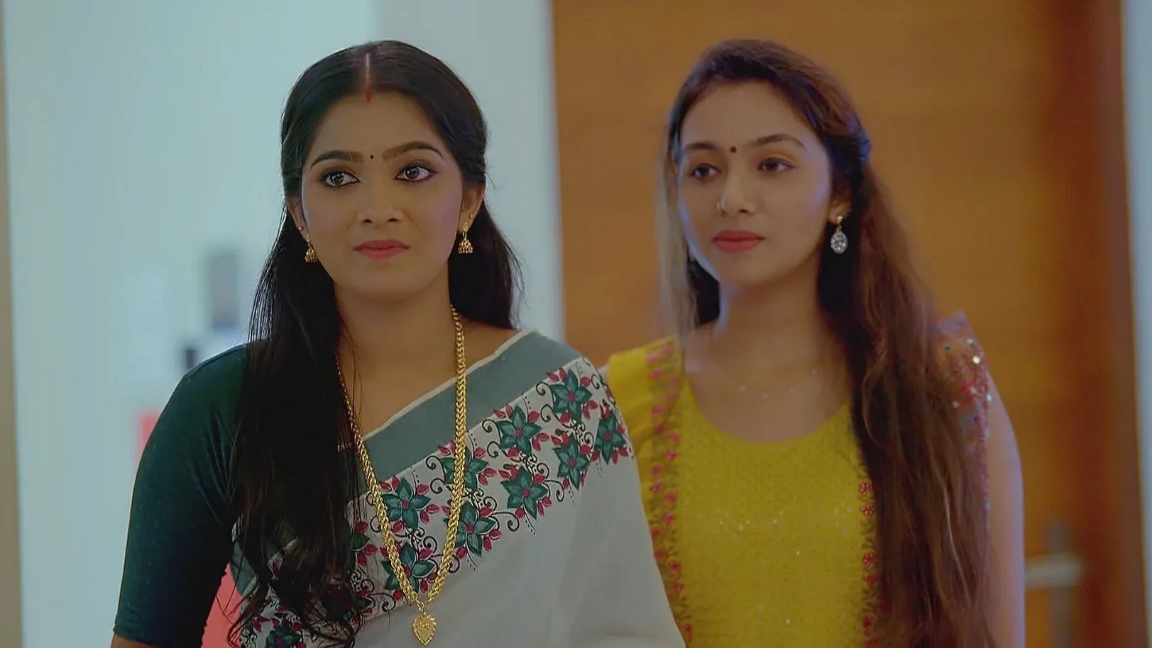 Mangalyam TV Serial Online - Watch Latest Show Episodes on ZEE5