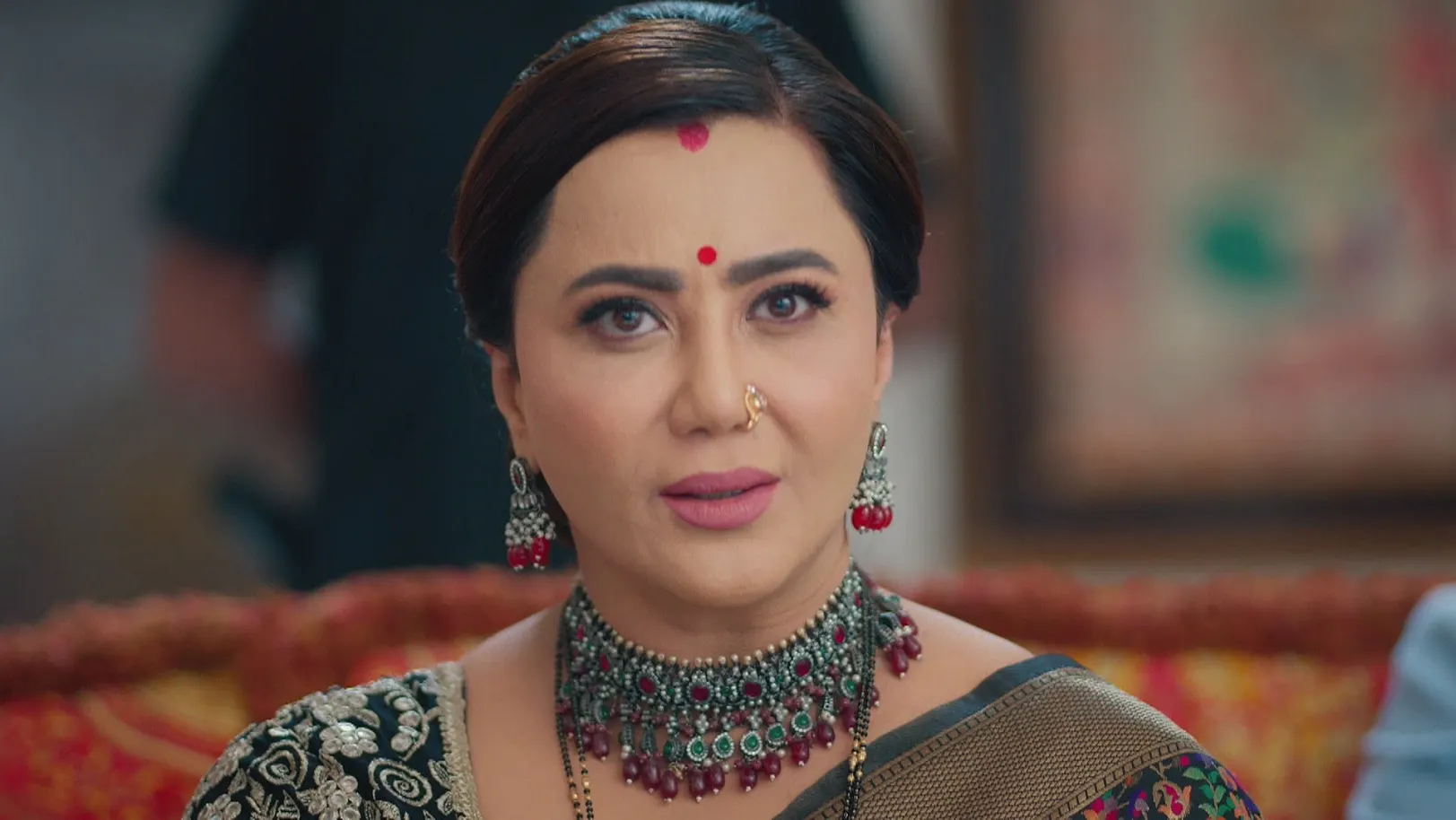 Vasudha TV Serial Online - Watch Tomorrow's Episode Before TV on ZEE5