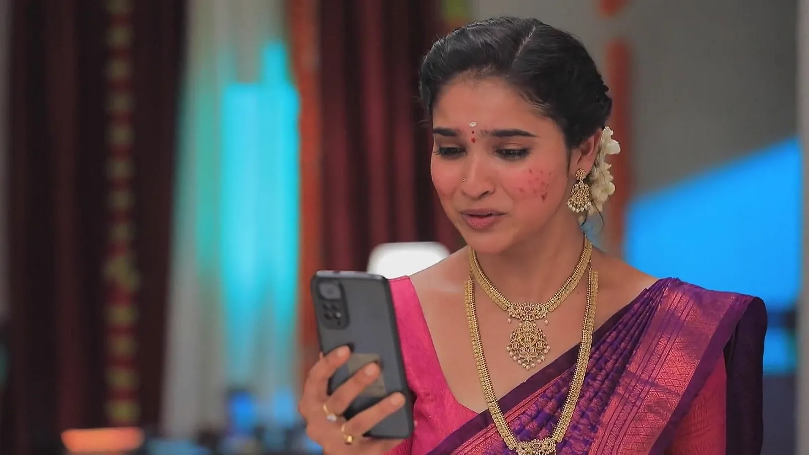 Manasellam TV Serial Online - Watch Latest Show Episodes on ZEE5