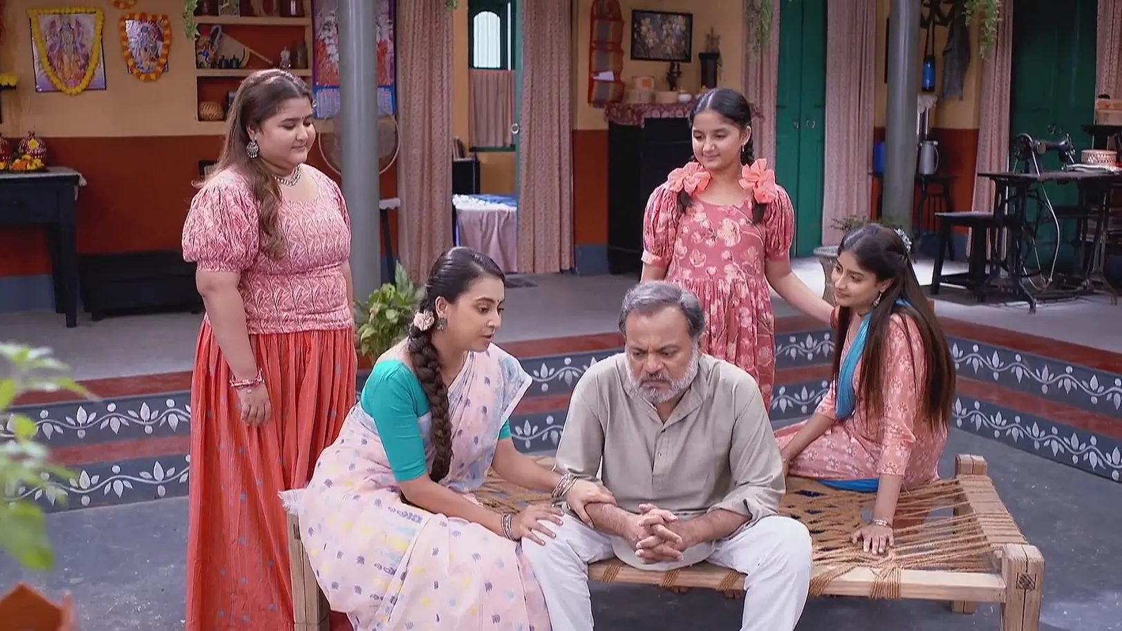 Watch Amader Dadamoni Latest Episodes Online Exclusively on ZEE5