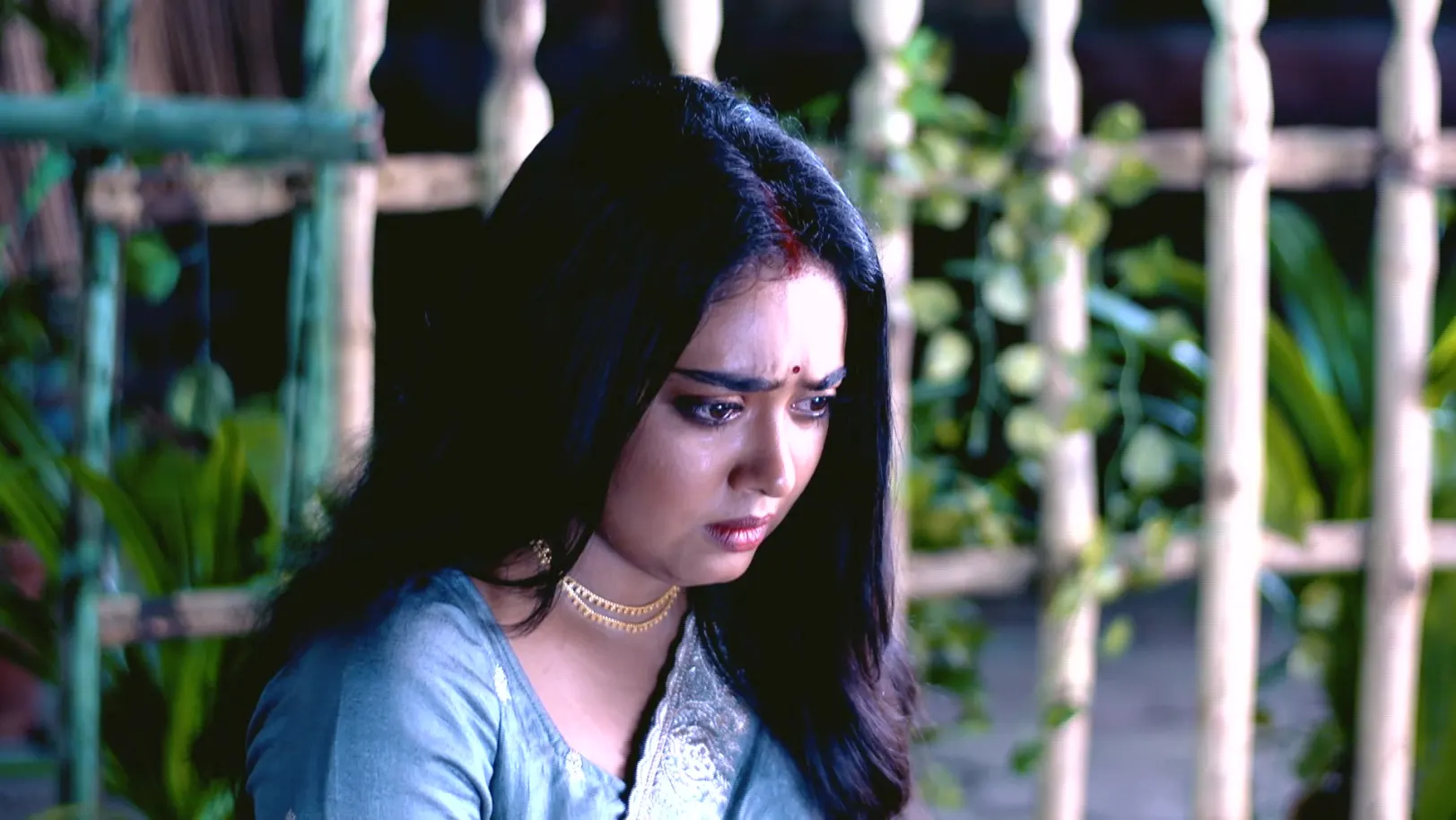 Watch Amader Dadamoni Latest Episodes Online Exclusively on ZEE5