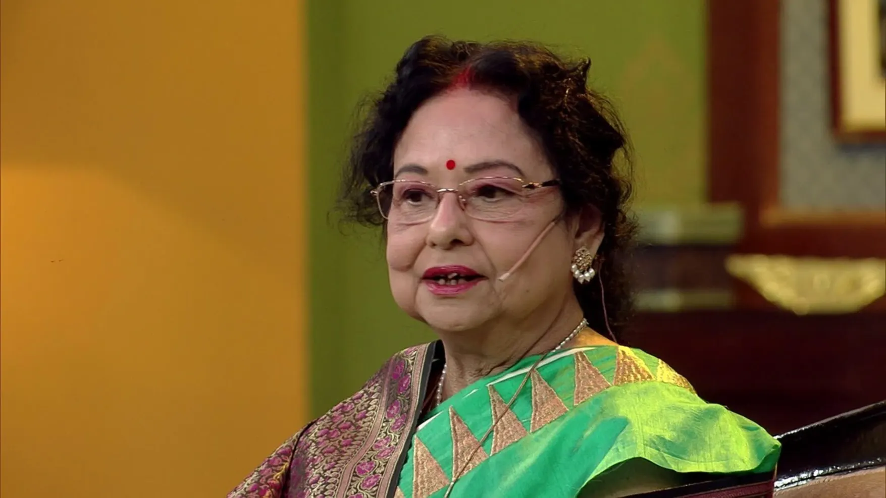 Watch Apur Sangsar TV Serial 15th April 2017 Full Episode 36 Online on ZEE5