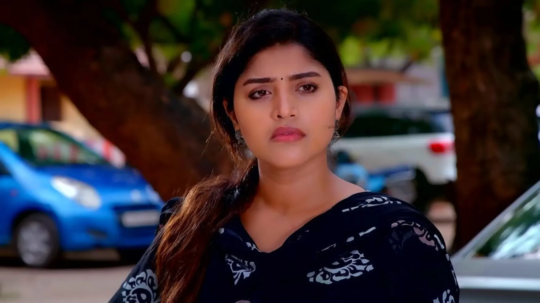 Watch Rajini TV Serial 18th April 2022 Full Episode 97 Online on ZEE5