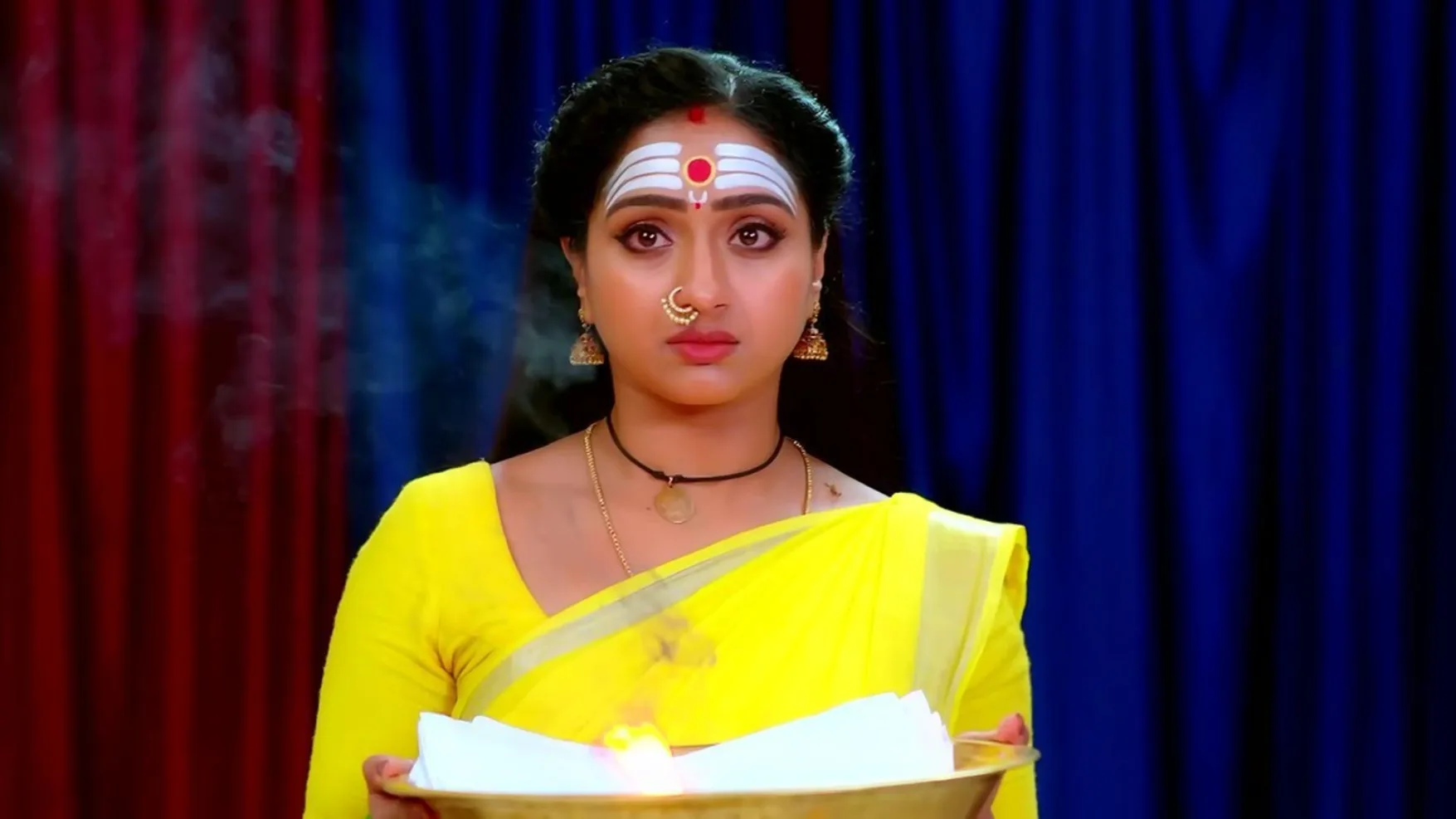 Watch Trinayani TV Serial 2nd November 2022 Full Episode 761 Online on ZEE5