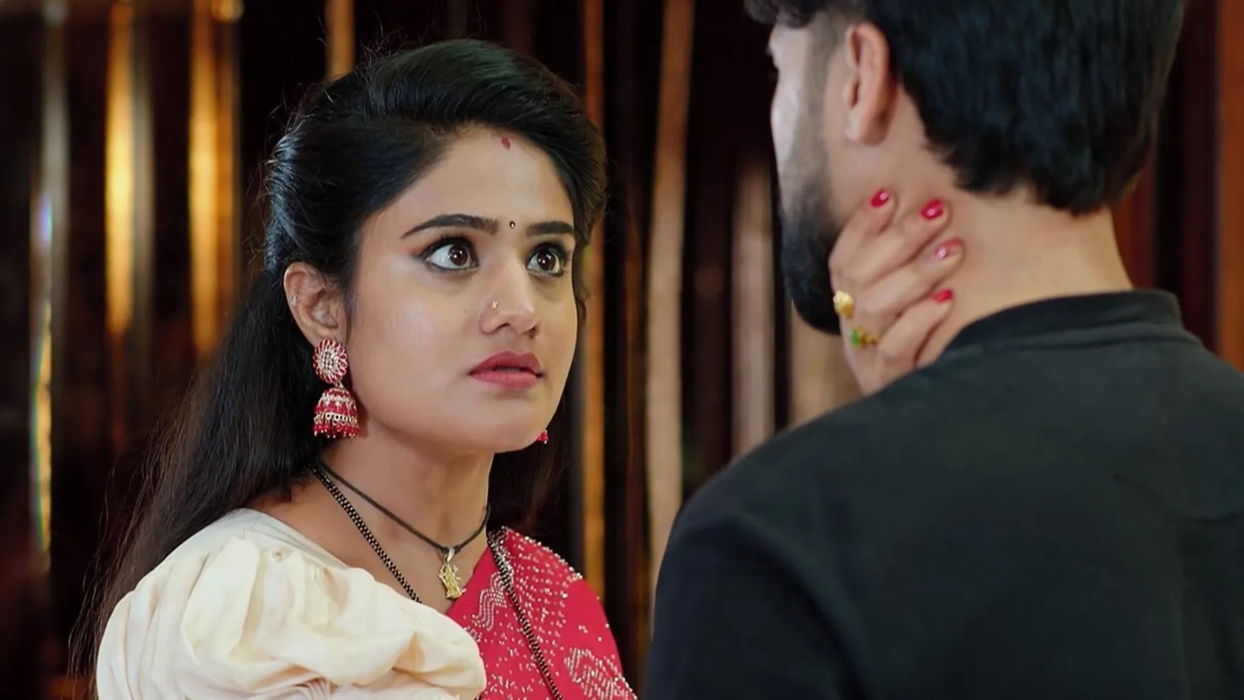Watch Jagadhatri TV Serial 8th January 2024 Full Episode 121 Online on ZEE5